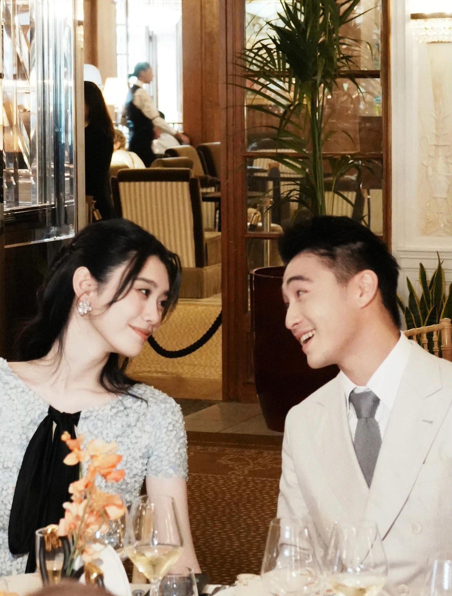 Siêu mẫu Hề Mộng Dao và doanh nhân Hà Du Quân tổ chức hôn lễ tại Pháp