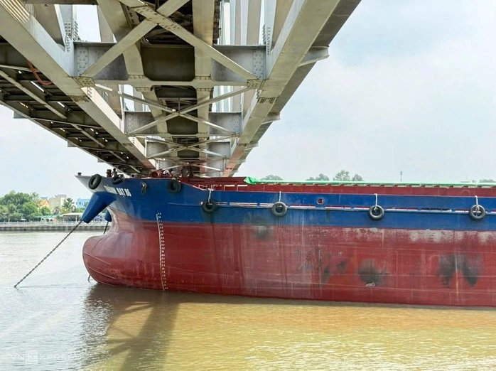 Khởi tố vụ án tàu thủy tông hỏng cầu Ghềnh tại Đồng Nai