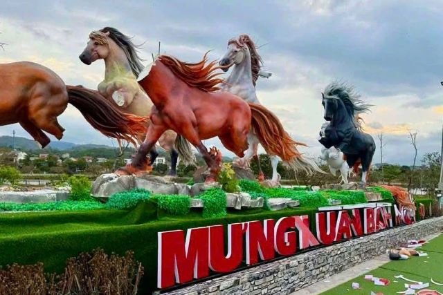 Gia cảnh 2 đứa trẻ đập phá mô hình "Mã đáo thành công" 400 triệu đồng ...