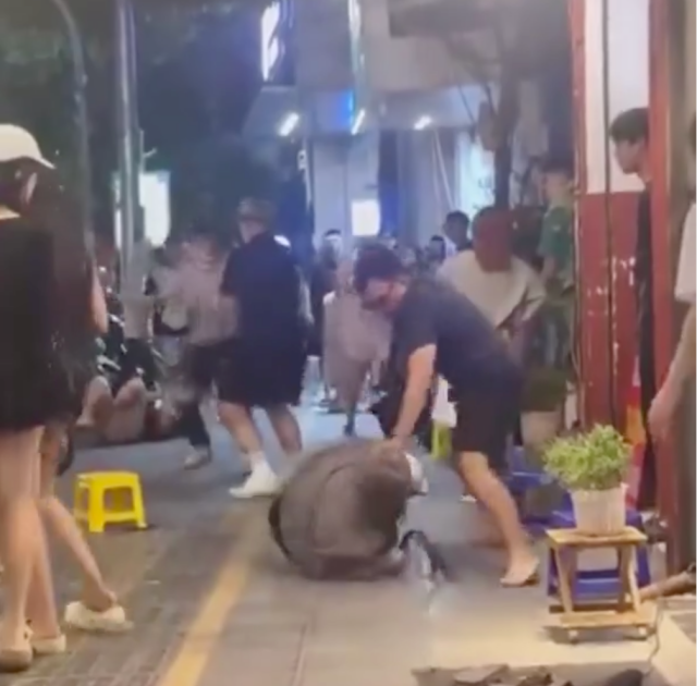 Công an Hà Nội làm rõ vụ ẩu đả trên phố Huế, nhóm thanh niên xuất hiện ...