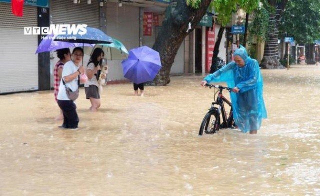 Mưa lớn xuất hiện tại Bắc Bộ, dự báo thời tiết Hà Nội 10 ngày tới có ...